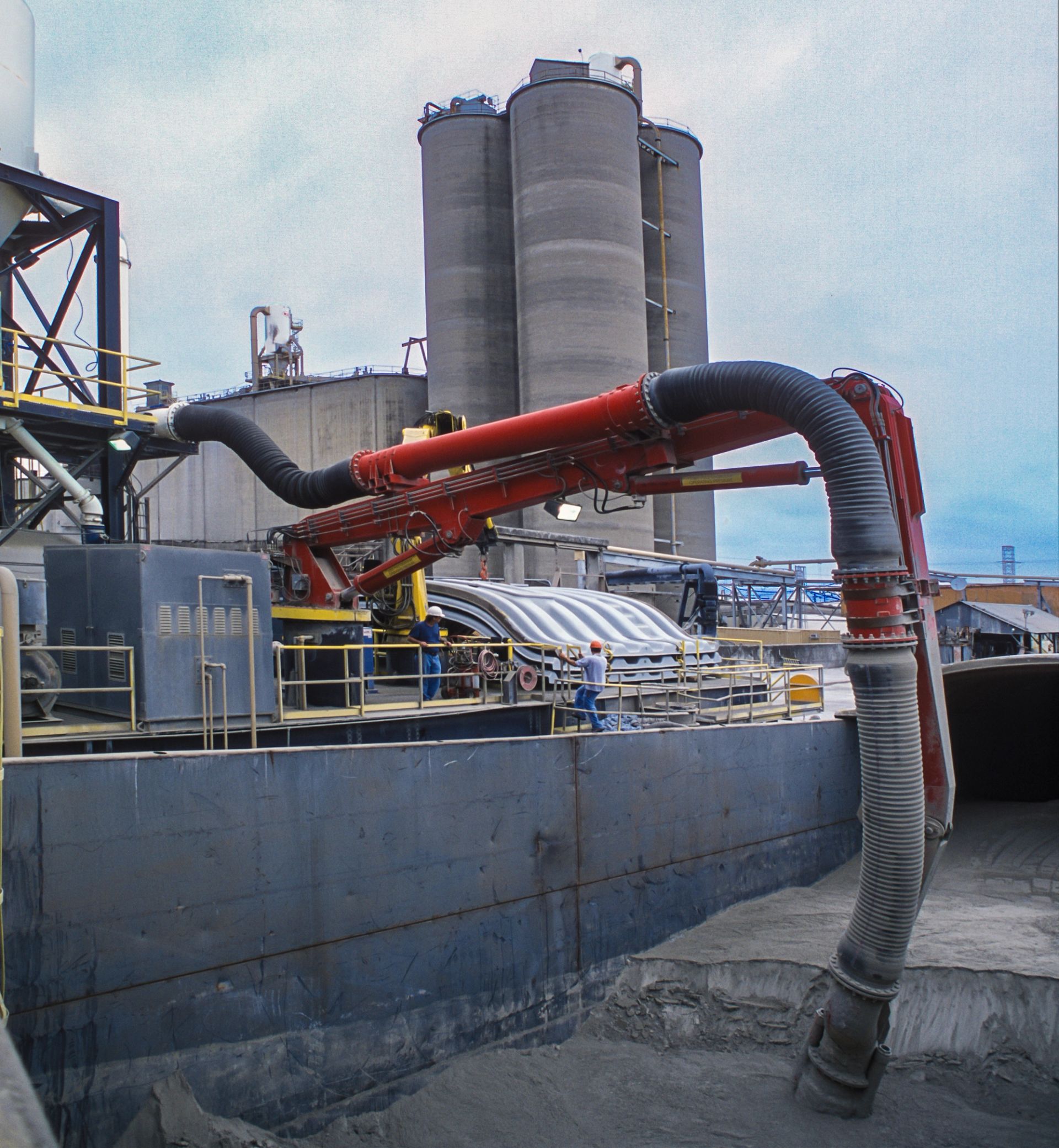 Pneumatic conveying | Fuller